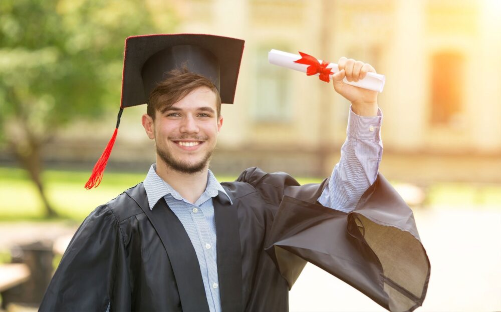 Por qué estudiar derecho en Perú, universidades y costos